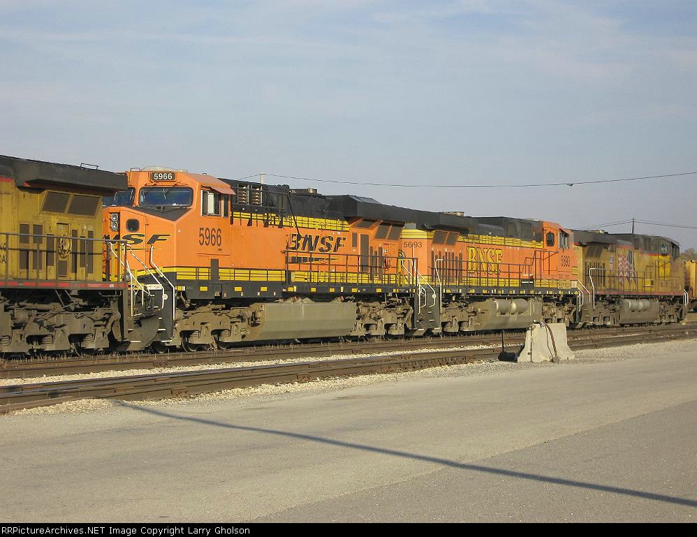 BNSF 5966